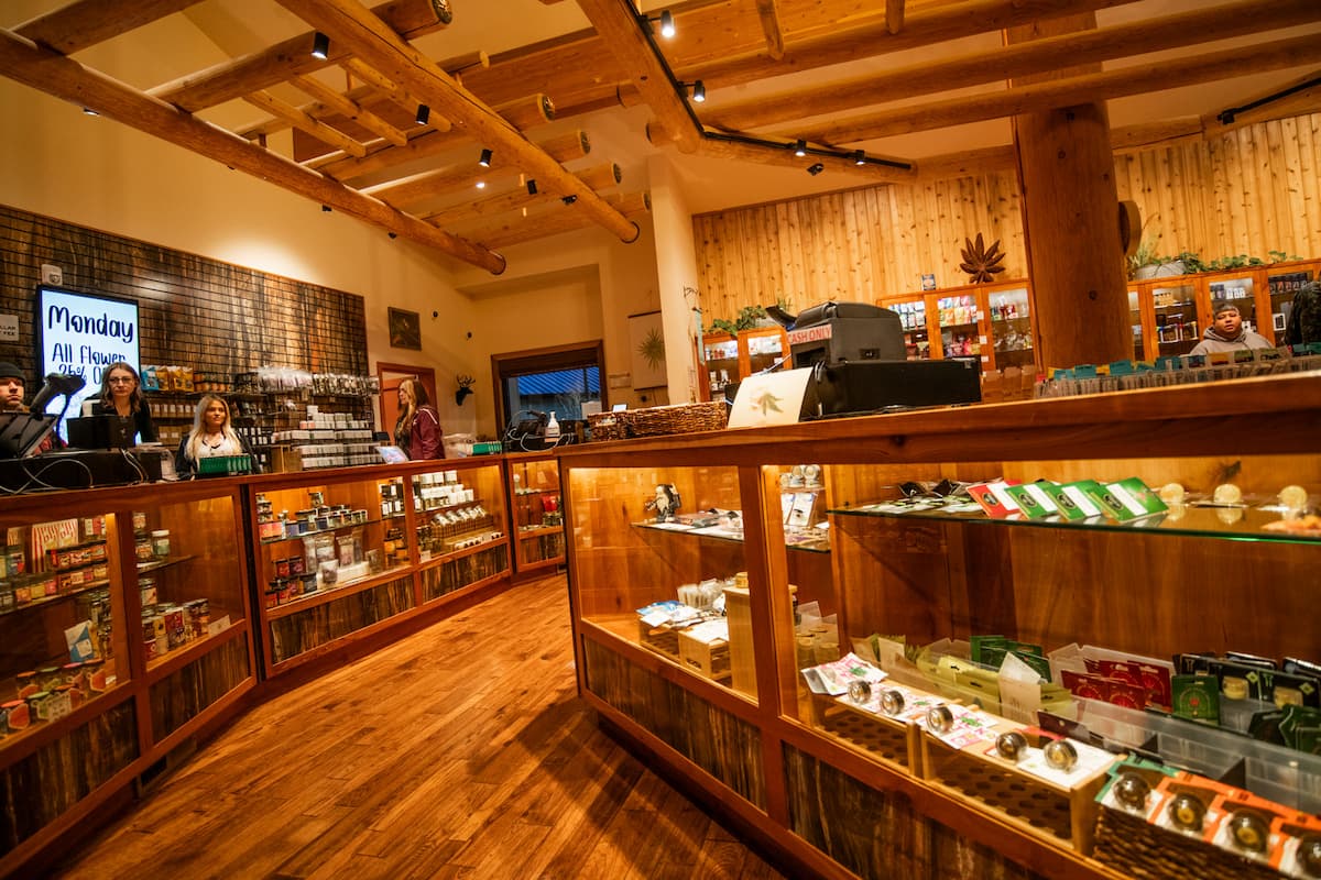 Shop Review: Cedar Greens - Leaf Nation
