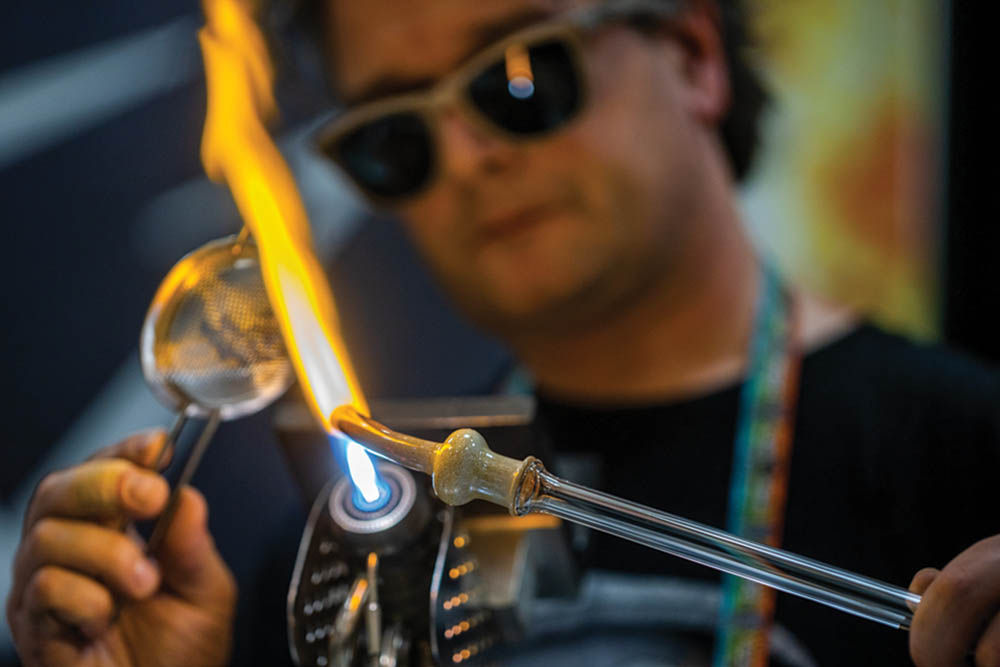 Glass Artist: Muller Muller - Leaf Nation